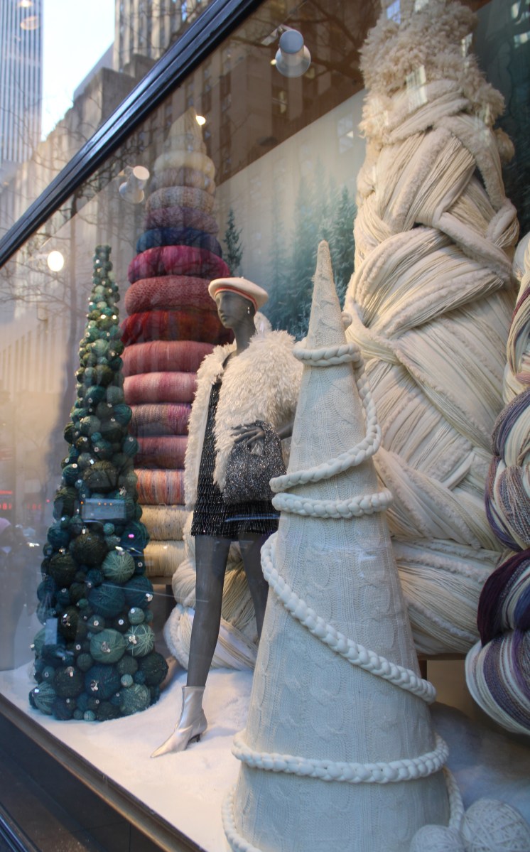 25 Days of Christmas Trees: Day 9–NYC Window Display – Rebecca's Travel ...